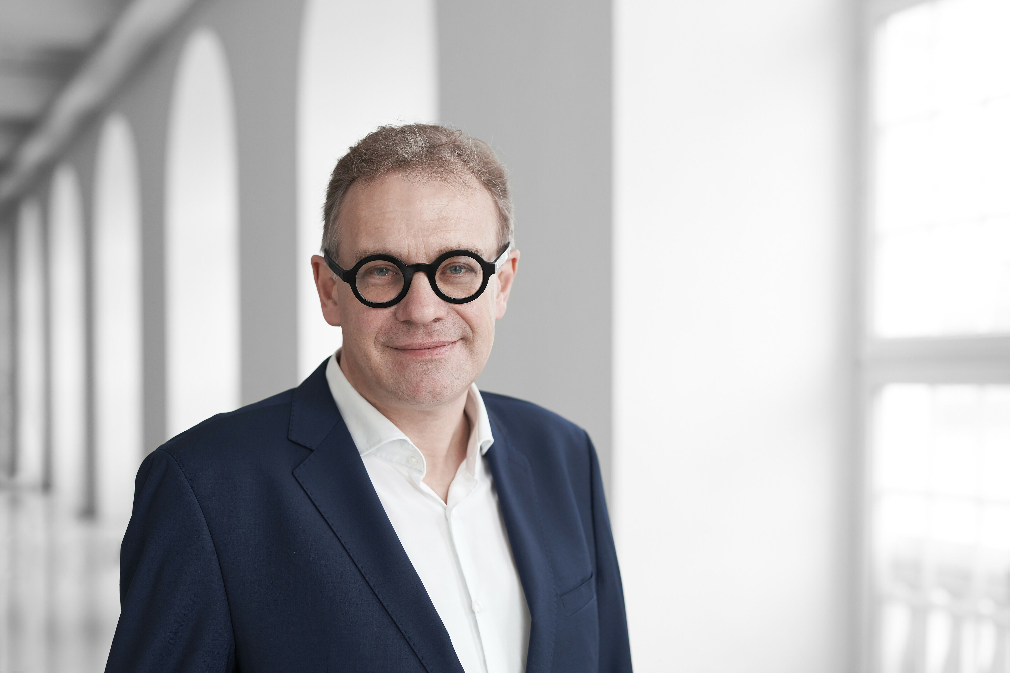 Der Aufsichtsrat informiert: Prof. Dr. Andreas Hoffmann wird neuer Geschäftsführer der documenta ...